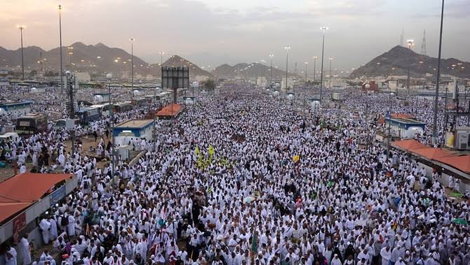 Largest Hajj pilgrimage in history begins in Mecca, Saudi Arabia ...