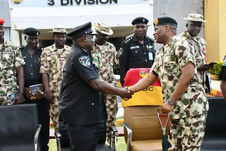 Nigerian Army, Police Boost Collaboration Over Plateau Insecurity ...